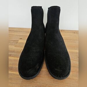 Born | Shoes | Nwob Born Womens Cove Black Suede Pull On Chelsea Ankle ...